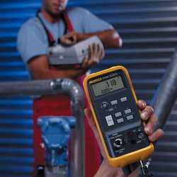 Fluke Pressure Calibrator, -12 To 300 PSI, -850 mBar to 20.68 Bar 718 ...