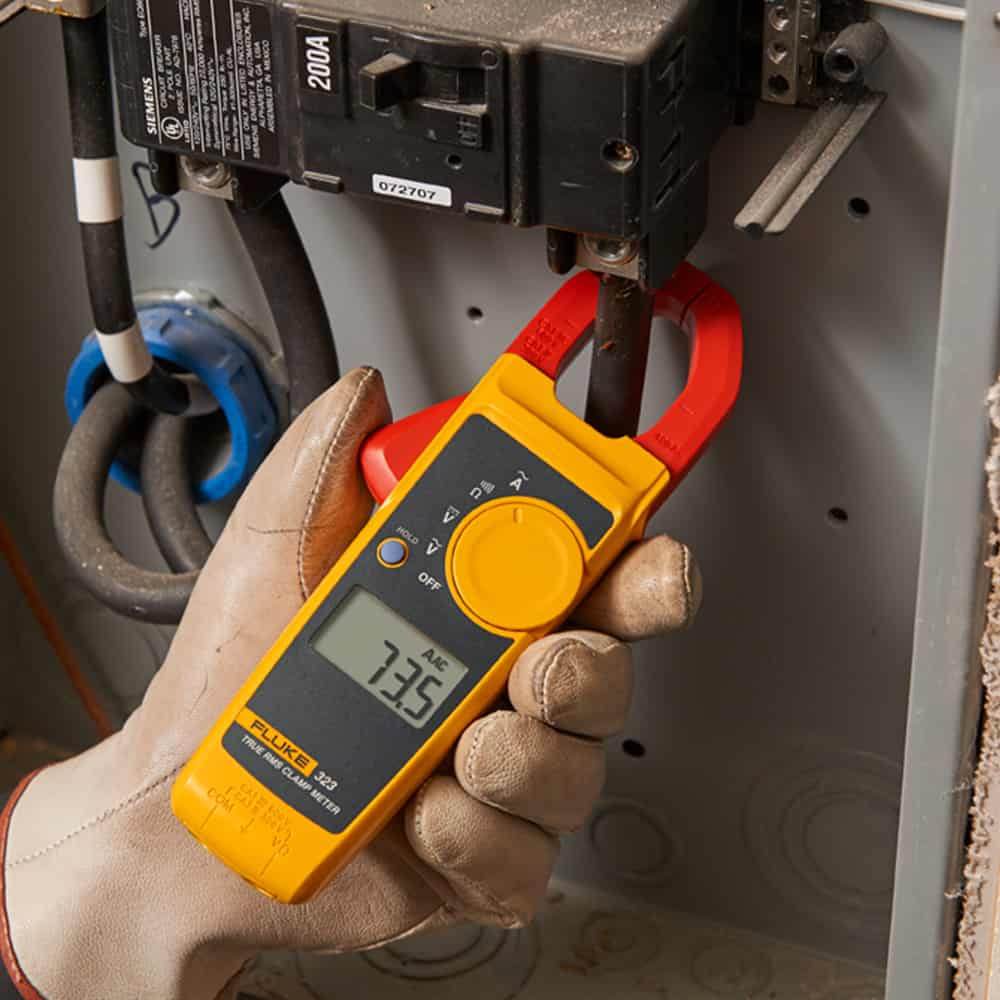 Fluke True RMS AC Clamp Meter, 400A, 30mm Jaw, CAT III 600V 323: Shop ...